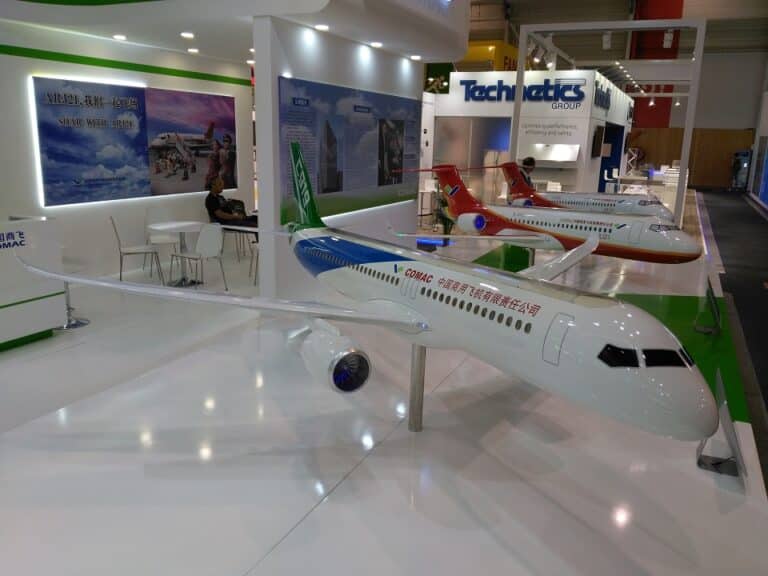 China's COMAC and CATL to Build an Electric Passenger Aircraft ...