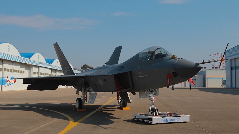 KAI Unveils Stealth-Enhanced KF-21EX With Internal Weapons Bays ...